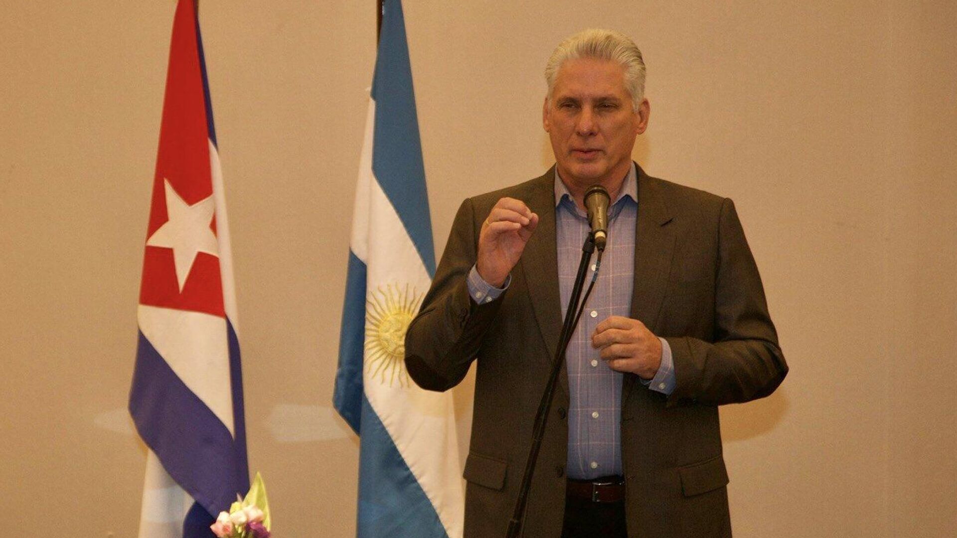El presidente de Cuba se reúne en Buenos Aires con empresarios e ...